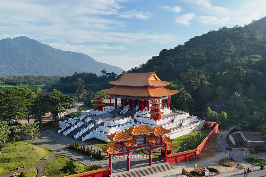Kuching To Singkawang Tour Package via Aruk Border - Ini Multi